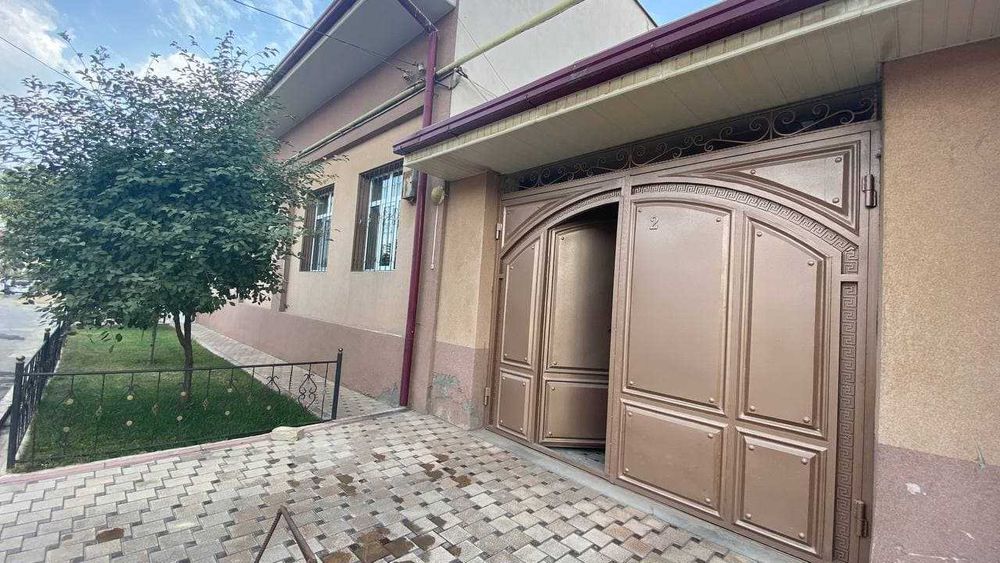 Уй сотилади! Юнусобод, Уч қахрамонга етмасдан 500 м. 8 хона, 6,25 сот.