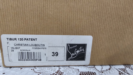 Продам louboutin туфли оригинал!