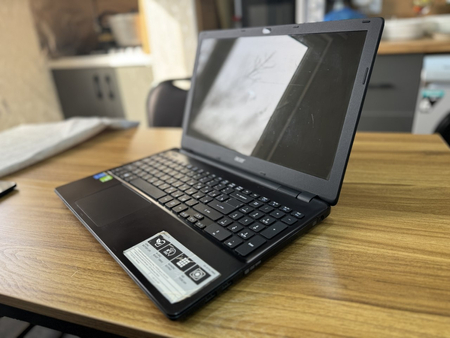 Aser Aspire E15.