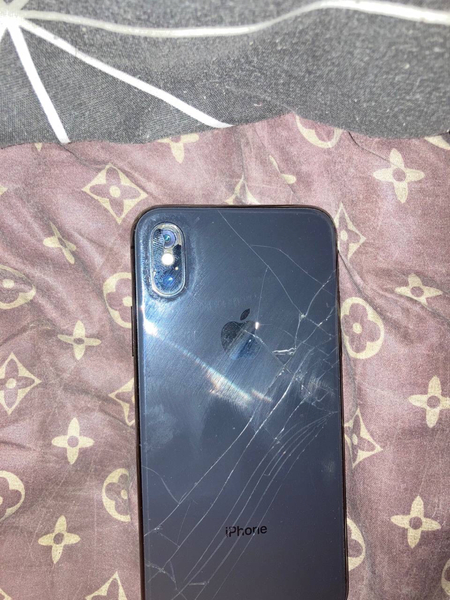 iphone X  xotira 64