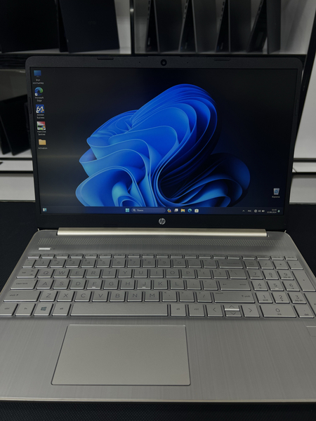 Hp laptop 2072 R5-5500U/8/512/15.6 FHD IPS