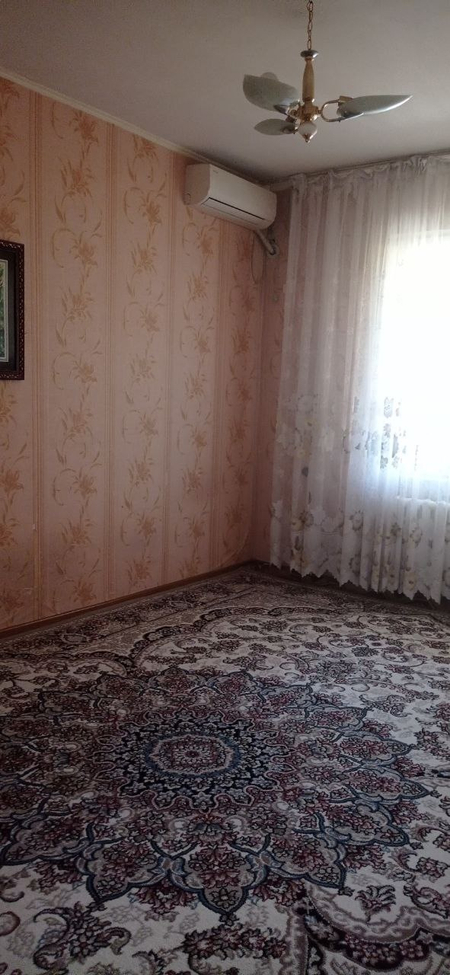 Oilaga Student qizlarga uy