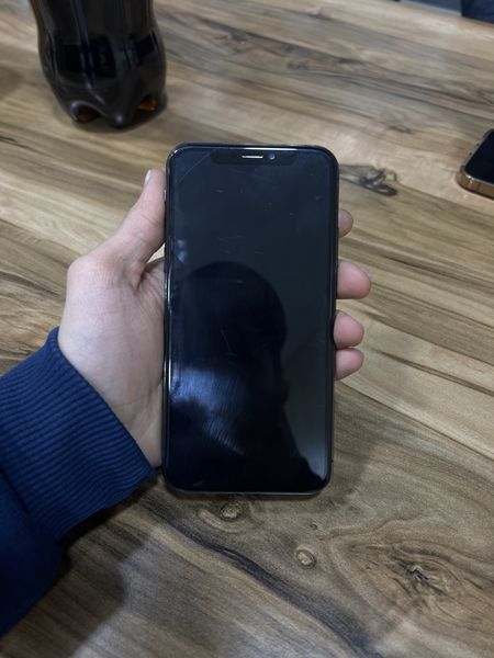 Iphone xs 64 xolati yaxwi