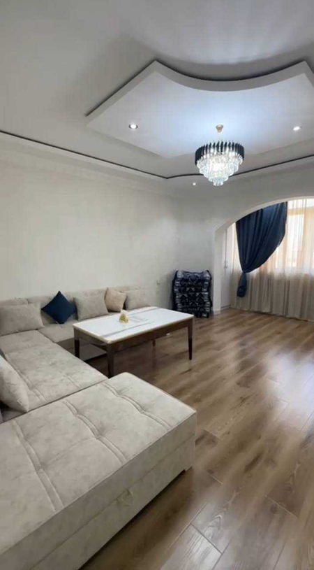 V3673 3/8/9 Паркентский Ор.р: Паркентский базар 75м2 Новый ремонт