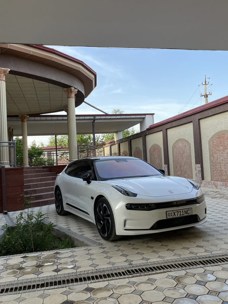 Zeekr 001 z sport 2024    Л.С 544