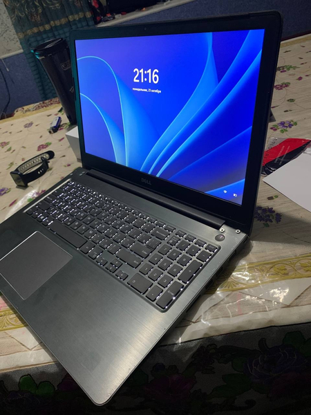 Noutbuk dell vostro 5568  core i3 7th