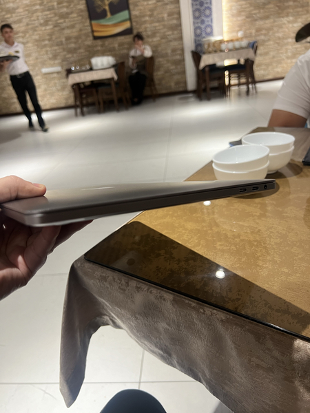 Сотилади MacBook Pro 2017/2018 коробка документ