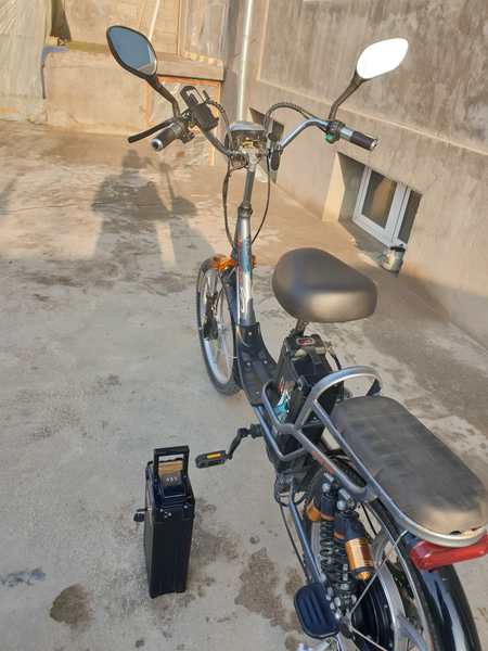 Skuter Elektrovelosiped