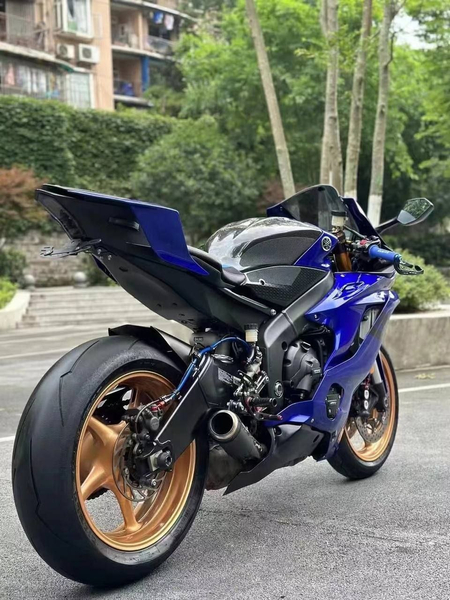Yamaha R6 Zakazga keladi.