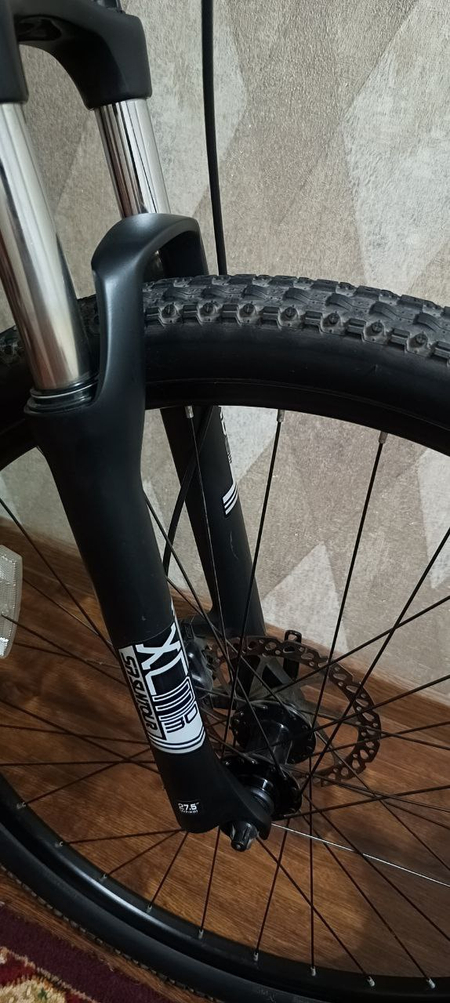Продаётся велосипед Tourrein XC 200
Рама - алюминиевая
Колёса - 27,5
Р