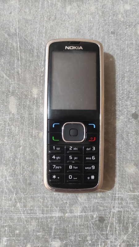 Perfectum nokia telefon sotiladi