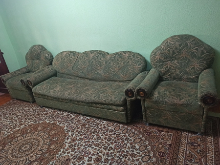 Divan va kreslolar sotiladi