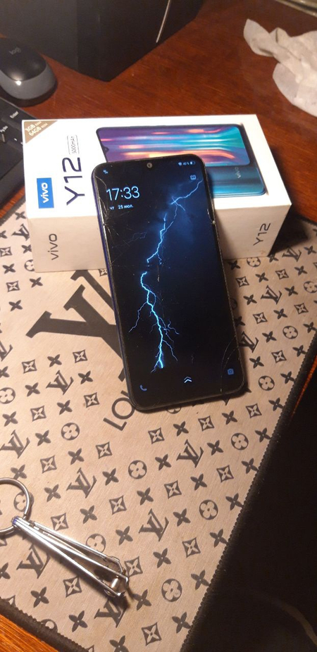 Продается телефон: Vivo y12