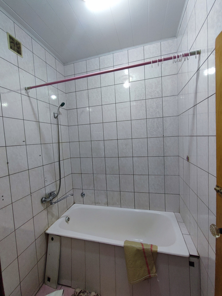 Спутник-17  2/3/4  Балкон 1,5*6 Срочна Сотаман. Кредитга ҳам берилади.