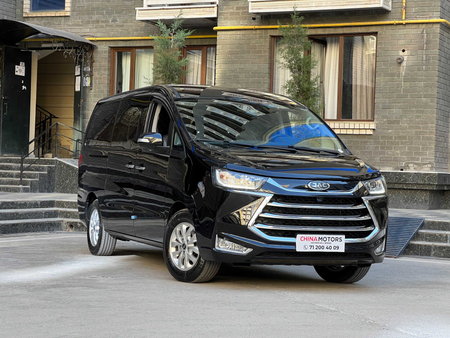 JAC M4, sotuvda tayyor, 11-9 o'rindiqli