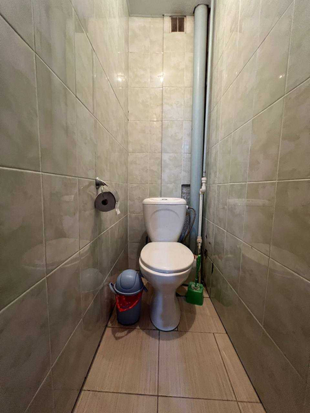 Паркентский рынок 2/8/9 в среднем состоянии 63 м² общий коридор
