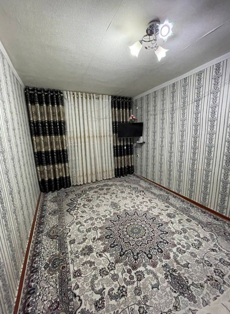 Продаётся Чиланзар 2 квартал 1//4//4
