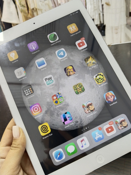 Ipad air зарядка держит хорошо