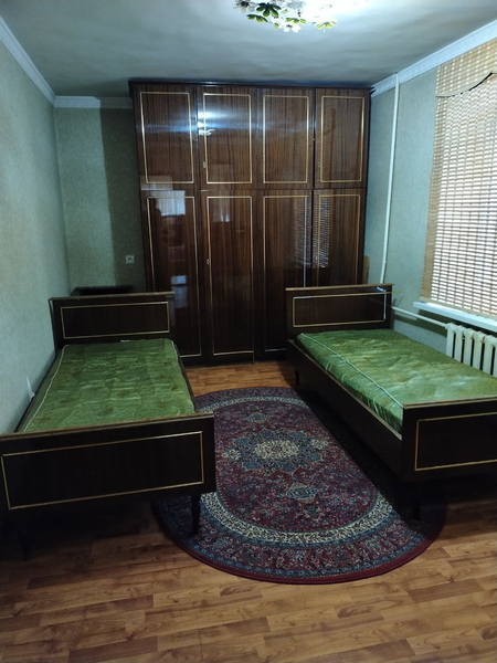 2/4/4.  Академгородок.  400уе