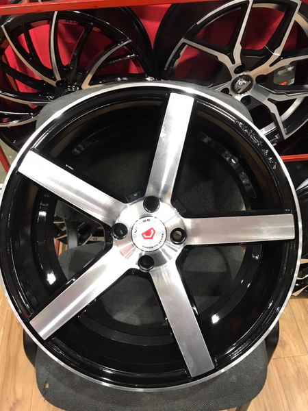 Diska vossen  R 15 yengica dizayn zor lari bor obmenam bor!
