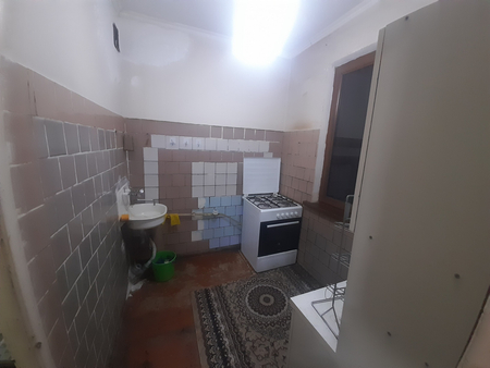Arenda kvartira Yashnabod yer usti metro bekati2 oldida 2xona 1etaj