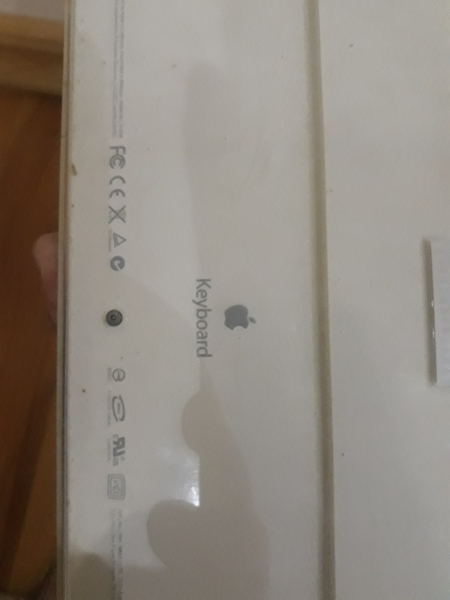 Apple keyboard A1048