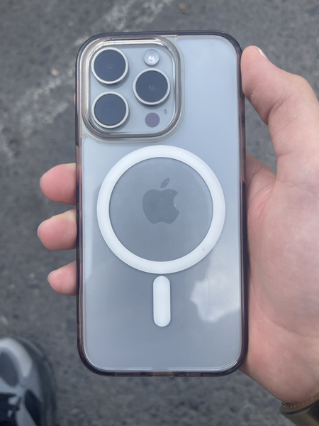 Продам iphone 15 pro 128gb