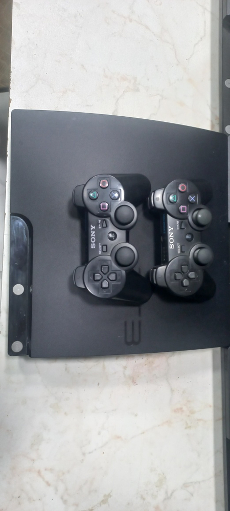 Ps3lar sotiladi 2 ta jostik kamplekt kabellari bor