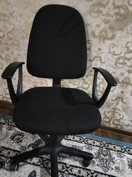 Kreslooo sotiladi xolat zor