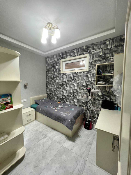 Продаю квартиру 5 этаж 3 ком 70м2 своя срочно, адрес Махтумкули 99 дом