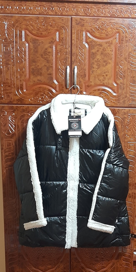 Ayollar kurtkasi
