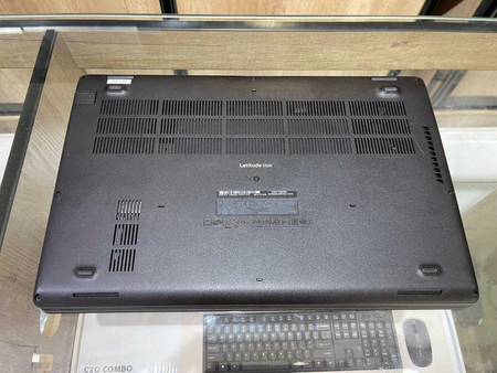 DELL Latitude 5500 Intel Core i7-8665U vPRO озу8гб 256ssd