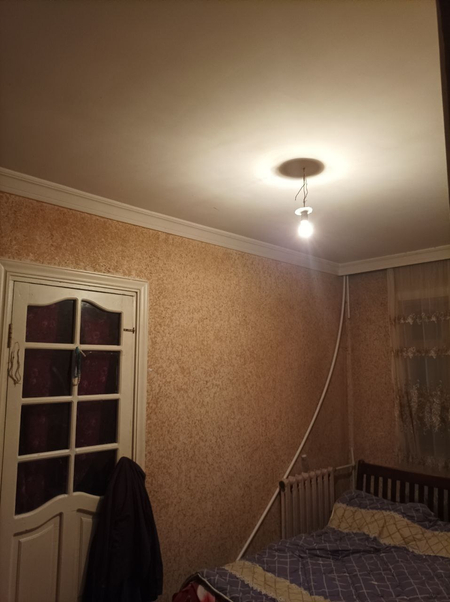 Uch tepa 24 kv da dom sotiladi 1 linada yoli yuzida