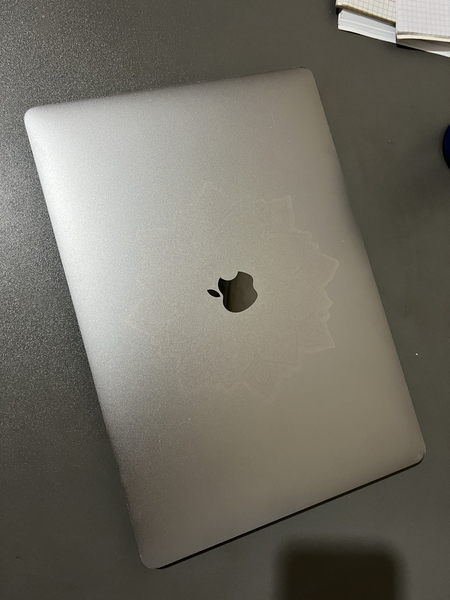 MacBook pro 15 inch 16-512 SSD