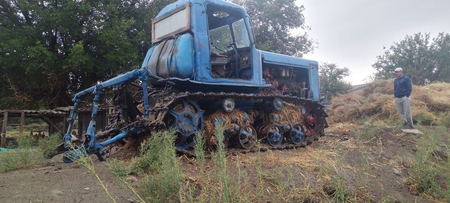Traktor Dt-75 ДТ-75