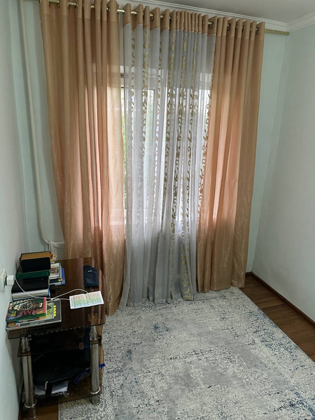 Yunusobod 14 kv ijaraga 5 ta bola olinadi