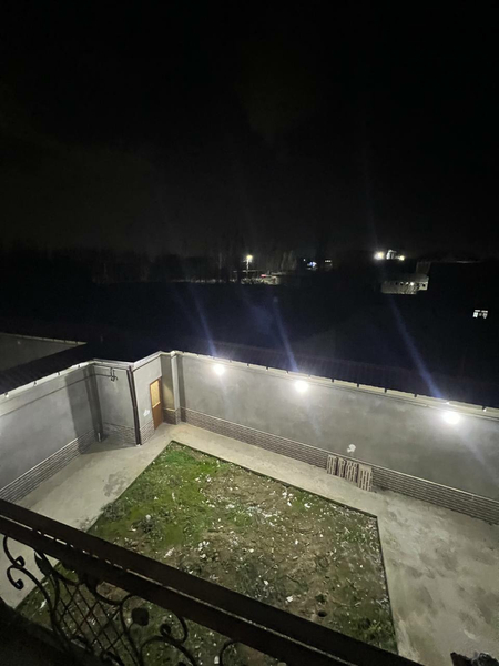 Oltin tepada yangi qurilgan uy sotiladi