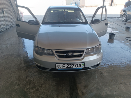 Nexia 1.6 sotiladi
