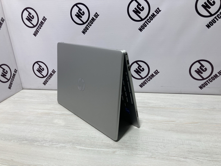Hp Laptop i3-1115 8/1TB SSD