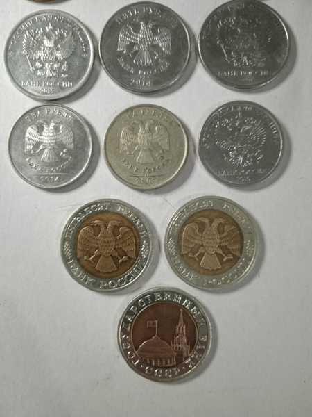 Продам монеты разные