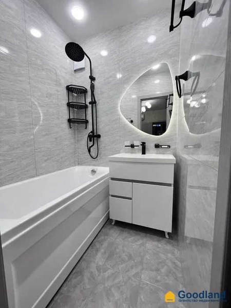 В Мирзо-Улугбекском районе Ц2 продается 2х комнатная квартира (J 1154)