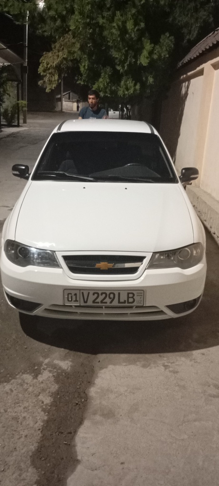 Nexa2sotiladi yaxshi avtomat karobka gaz bor