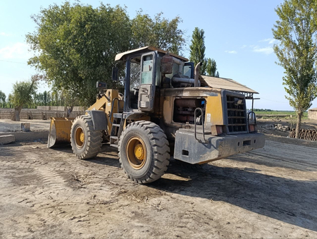 pagruzchik 1.8 kublik sotiladi