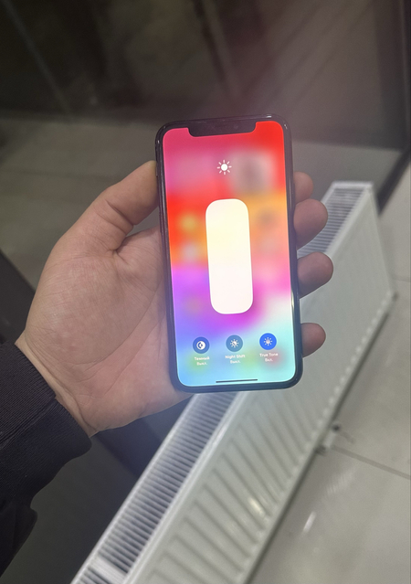 Iphone 11 pro sotiladi bez karopka xolat yaxsh yomkst 92 radnoy ayb yo