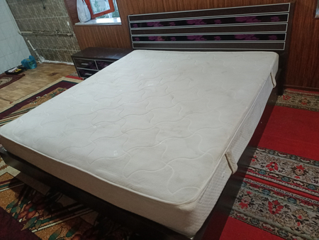 Продаётся кровать с тумбочками