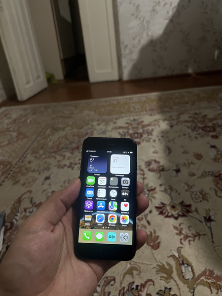 iphone se 2020 жойи 128 gb 70 y.e 3 та бор