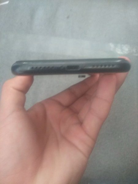 IPhone XR 64gb LLA 82yomkost true tone face id bor
