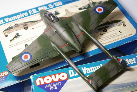 Сборная модель самолета СБ (1/72)