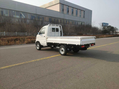 LABOni sindiradigan TM-1 автомобилимизни оммага эълон қилмоқчимиз.