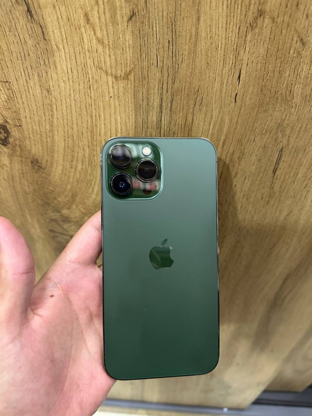 Iphone 13pro max rasrochka va naqtga beriladi